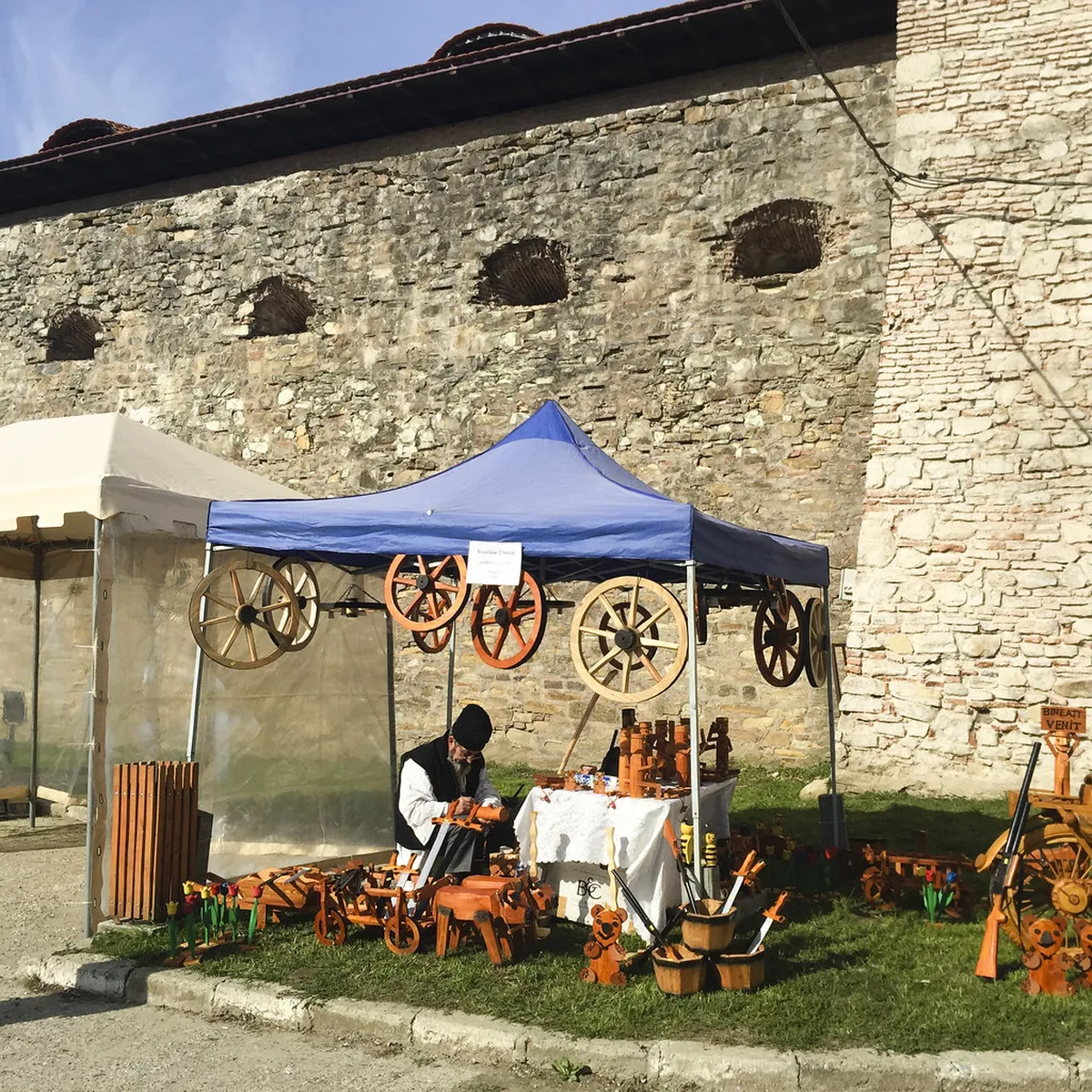 Braşov Traditional Crafts Shops: Authentic Romanian Souvenirs ...